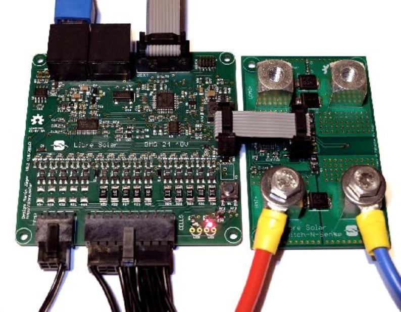 Datei:Abbildung 1 Libre Solar BMS Controllerboard links und BMS ...